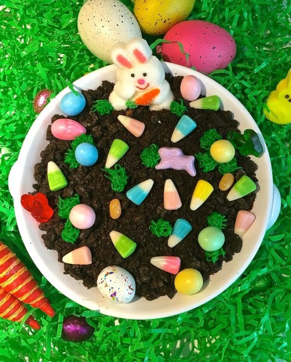 Easter Chocolate Cheesecake Dip | gritsandpinecones.com