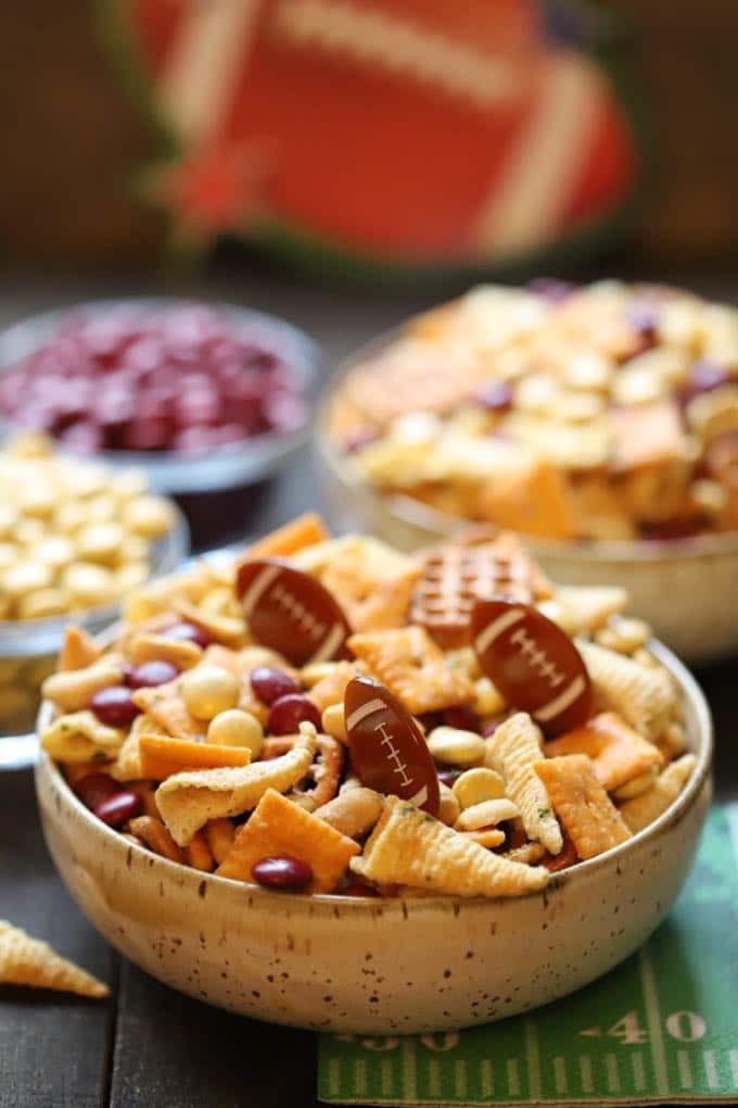 Easy Game Day Snack Mix | gritsandpinecones.com