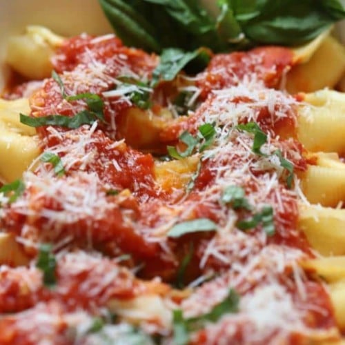 Easy Stuffed Shells with Marinara Sauce | gritsandpinecones.com
