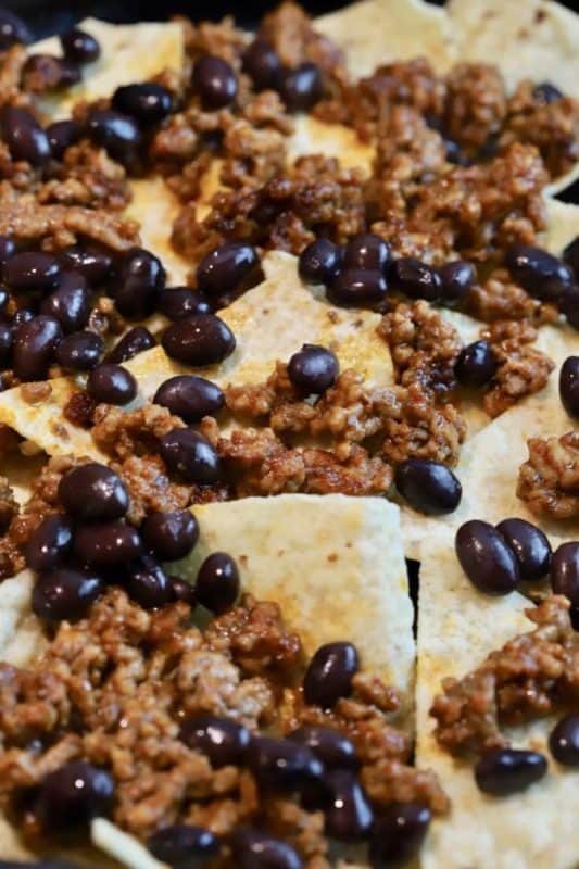 Cast-Iron Skillet Macho Nacho | gritsandpinecones.com