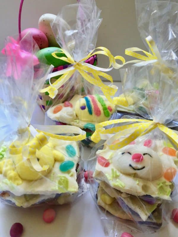 Easter Bunny White Chocolate Bark | gritsandpinecones.com