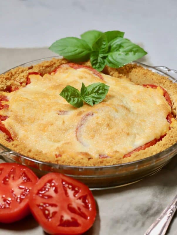 Easy Southern Tomato Pie | gritsandpinecones.com