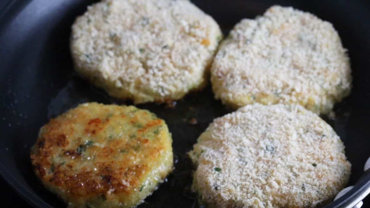 Easy Crispy Potato Fritters with Cheese | gritsandpinecones.com