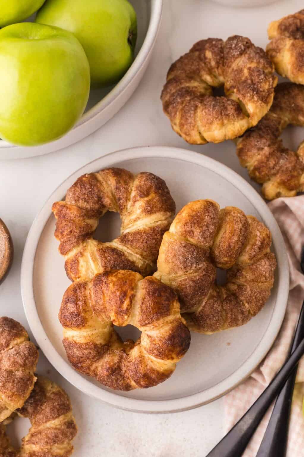 Easy Apple Puff Pastry Recipe | Flaky Apple Pastry Rings