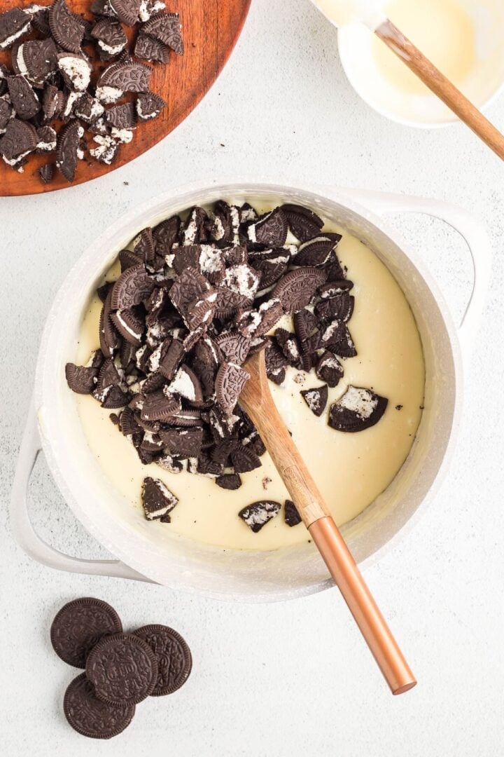 Oreo Fudge Recipe (Easy 3-Ingredient Fudge) - Grits and Pinecones