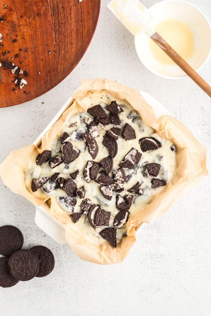 Oreo Fudge Recipe (Easy 3-Ingredient Fudge) - Grits and Pinecones